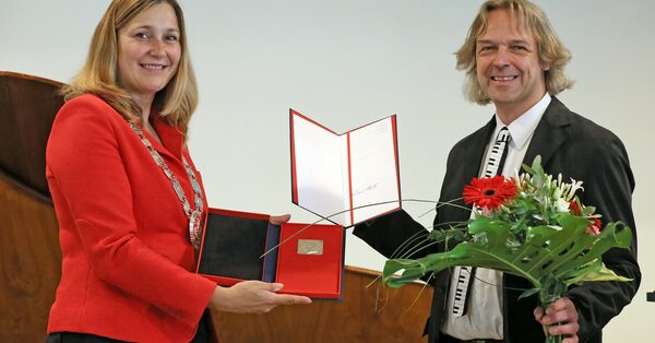 Werke von Neefe und seinem Schüler Beethoven auf historischen ...